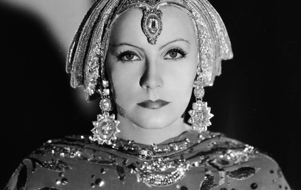 Read Our Guide To The Famous Jewelers Of the 1920's. This